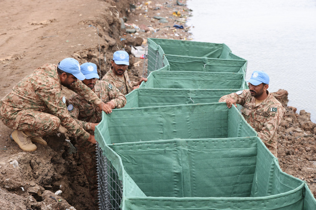 Ujenzi wa kingo za kuzuia mafuriko unaofanywa na UNMISS kunasaidia ...