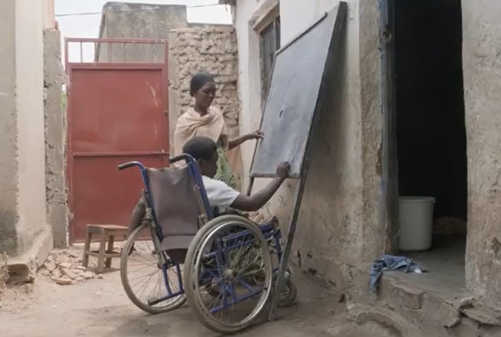 Mafunzo mahsusi ya IOM kwa msichana mhamiaji mwenye ulemavu, yaleta ...